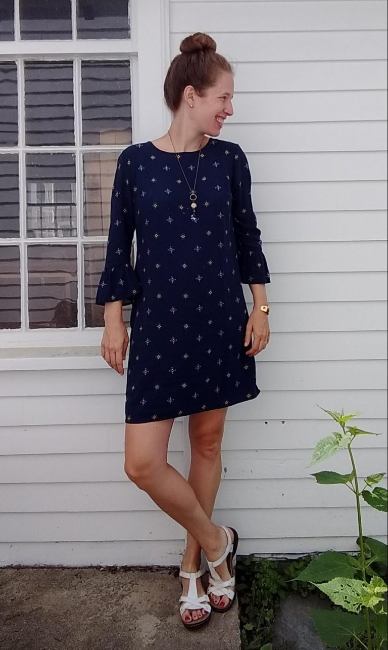 How to Group Photos of Blue Tops Together on the Stylicious App ...